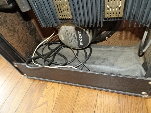 またヤマハのギターアンプF50-112のレストア（その1：現状確認）: ナンチャッテ技術者の凸凹日記